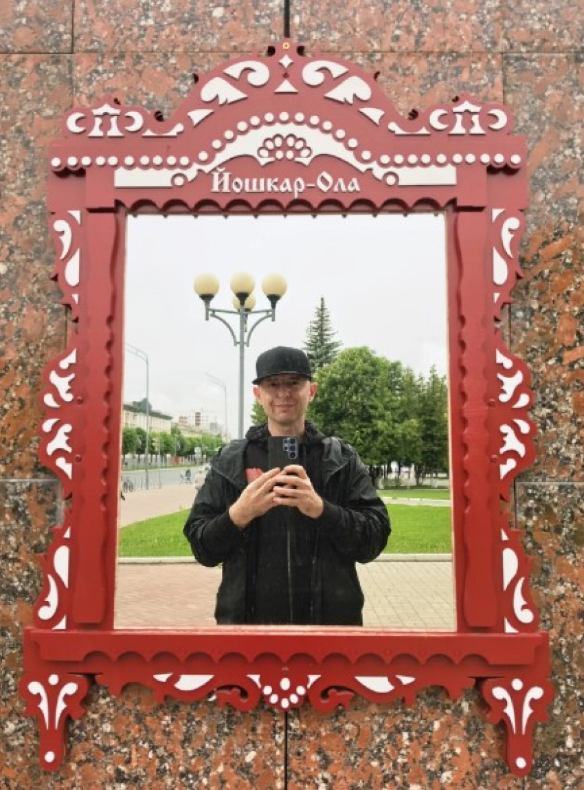 «Выпускники, вас снимает Рома Зверь!»: музыкант поделился фото с ...